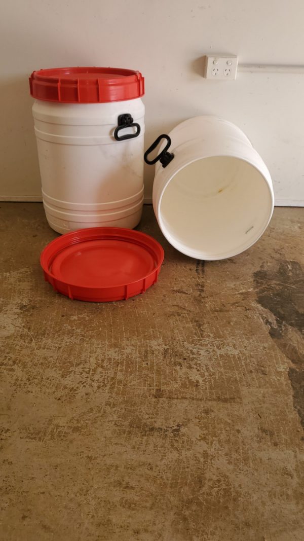 SMALL PLASTIC BARREL 60 LITRES – Barry's Barrels